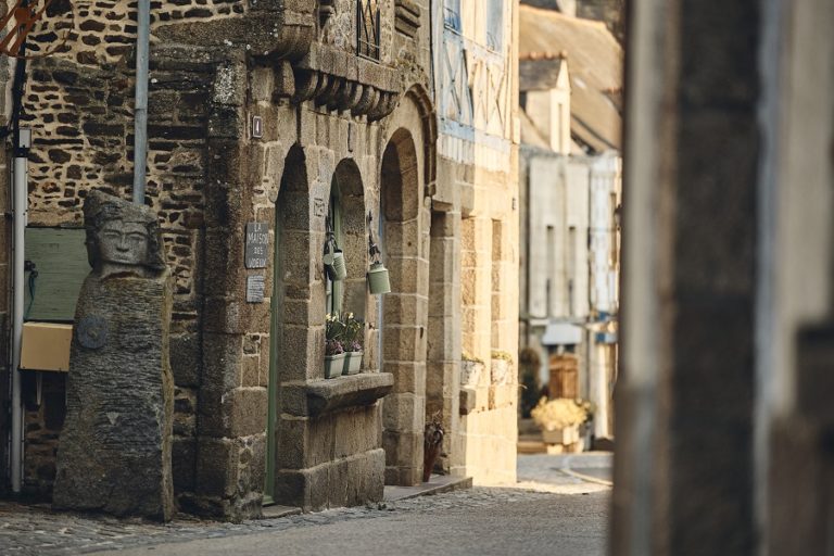Bazouges-la-Pérouse, petite cité de caractère - Office de Tourisme