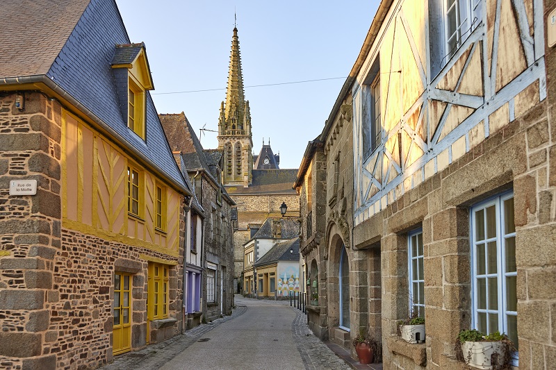 Bazouges-la-Pérouse, petite cité de caractère - Office de Tourisme